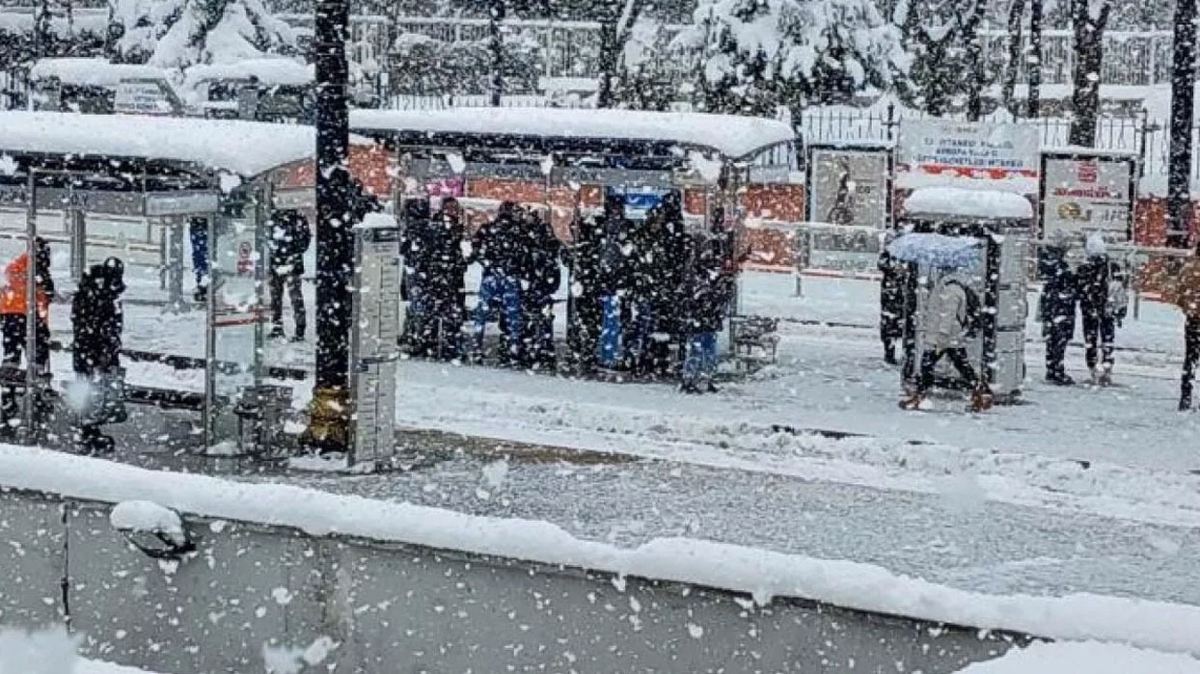 Türkiye'de donacak! İstanbul'a kar geliyor